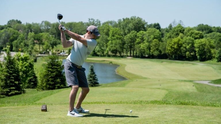 Golf Stance: Left or Right? (Well It Depends)